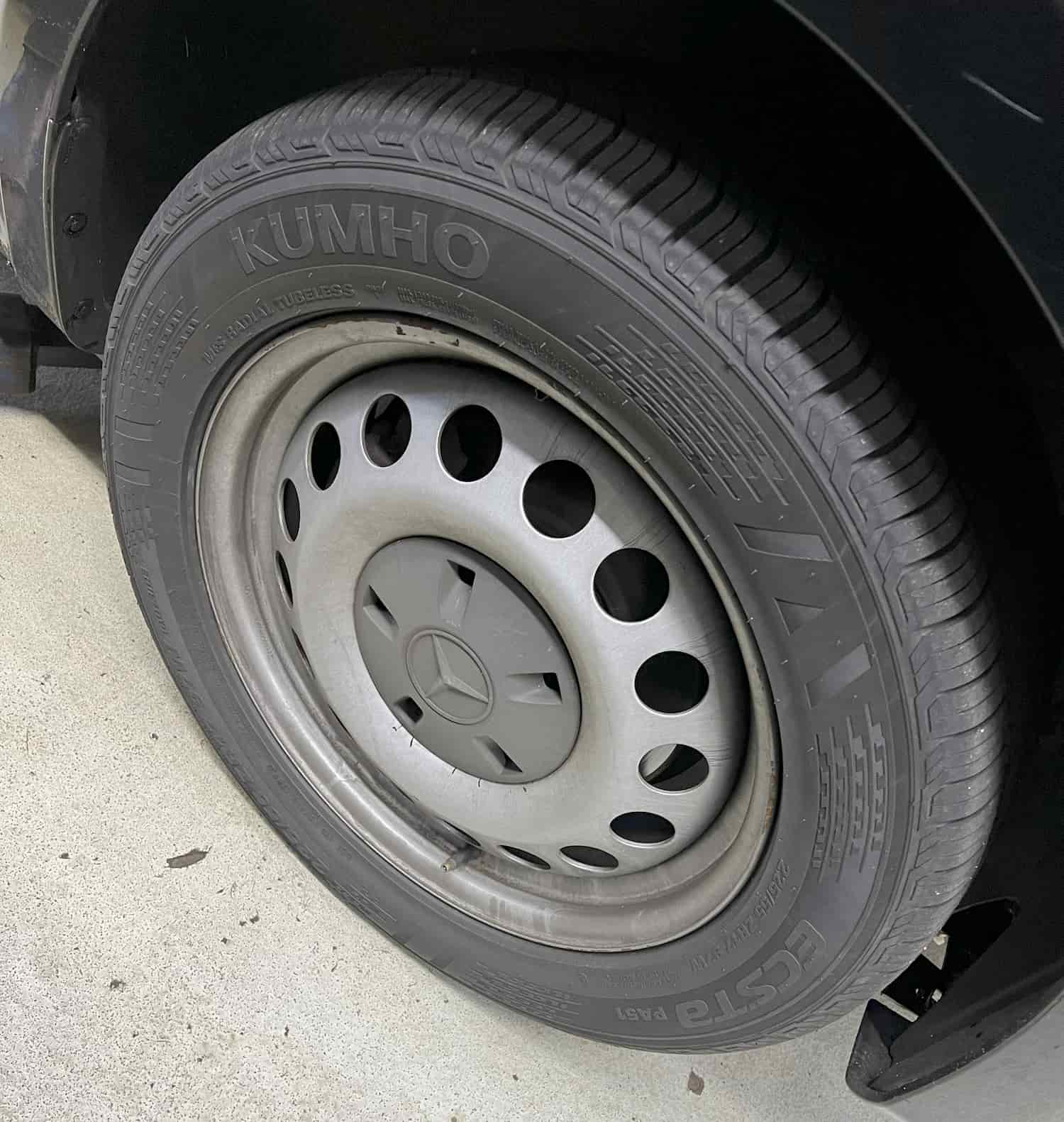 how to reset and Diagnose The Mercedes Metris tire pressure light ...