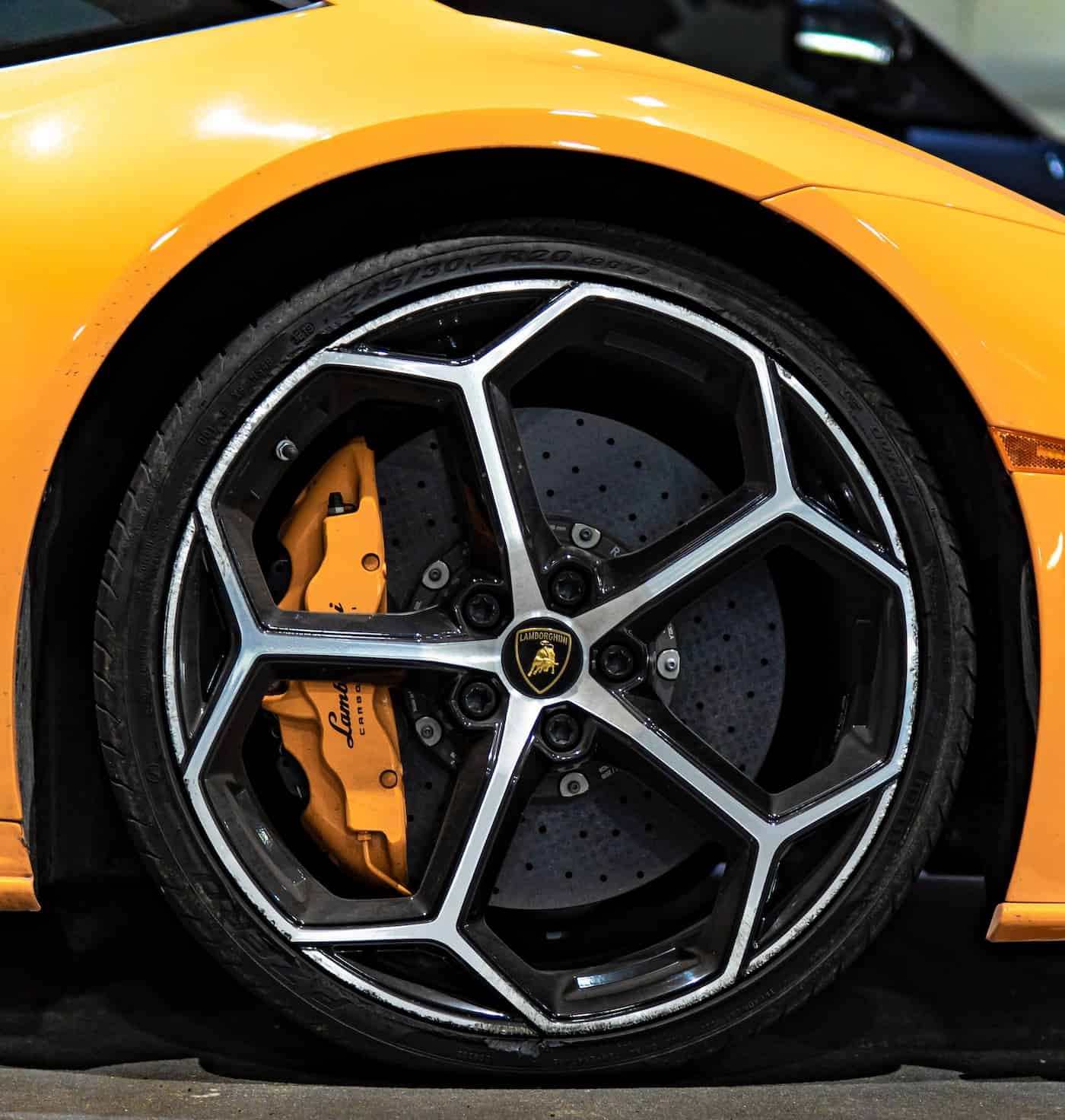 Exploring Low Profile Tires: Pros, Cons, and Suitability - LEARN ABOUT TPMS