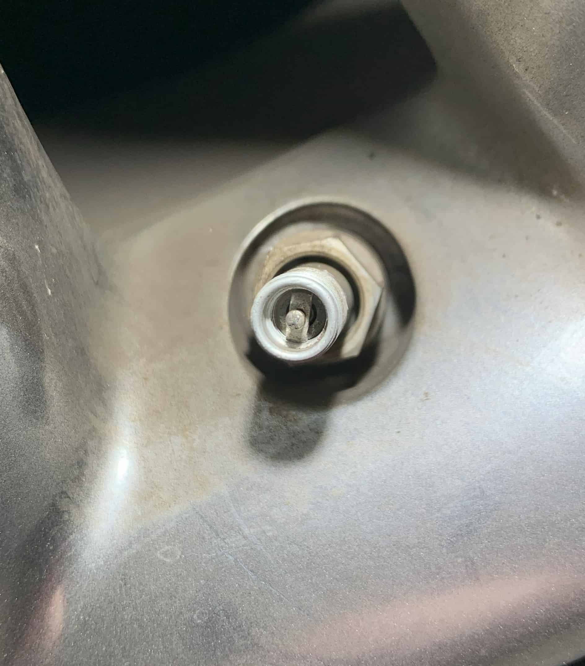 How Do Tire Valve Stems Work? - LEARN ABOUT TPMS