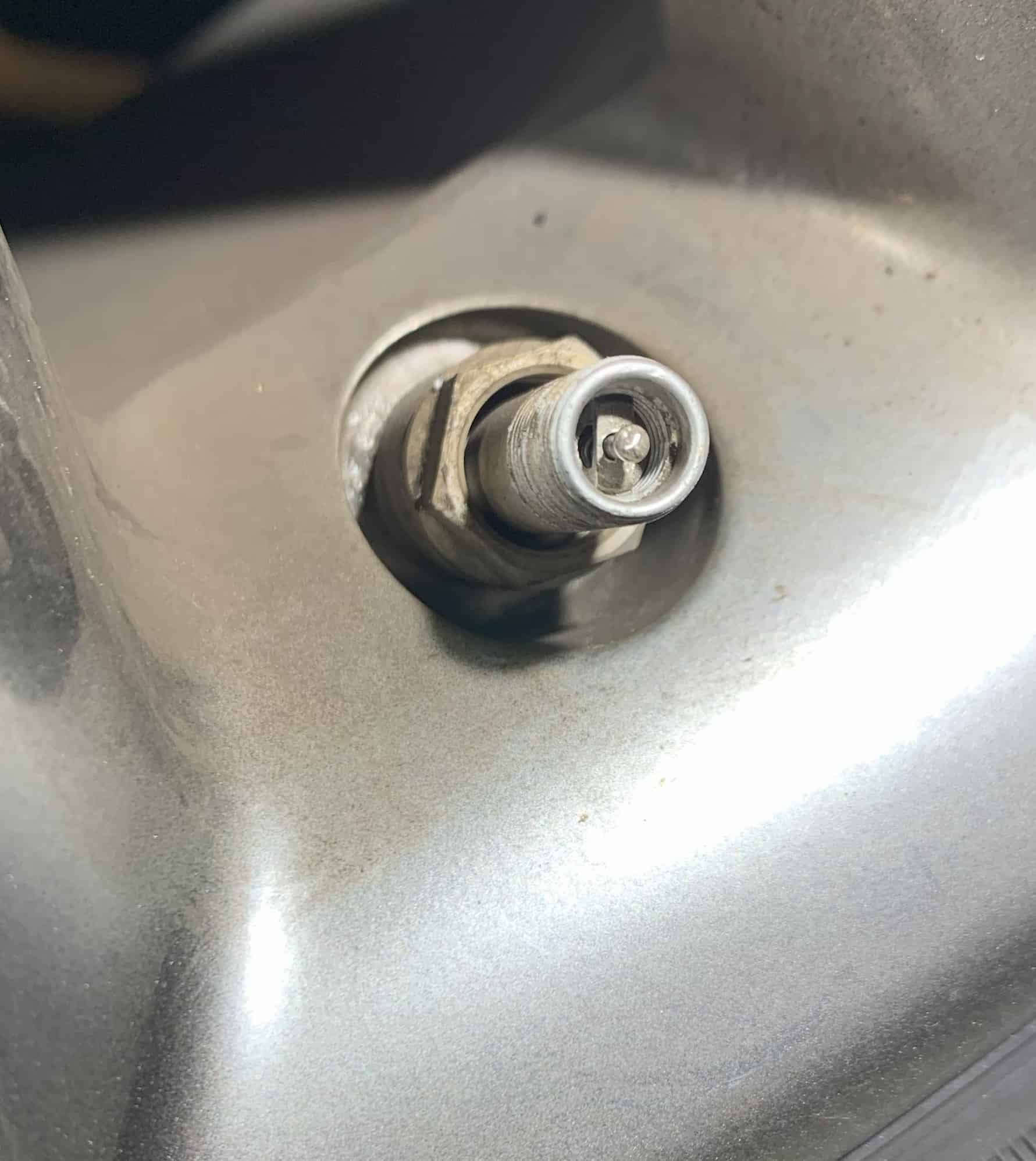 How Do Tire Valve Stems Work? - LEARN ABOUT TPMS