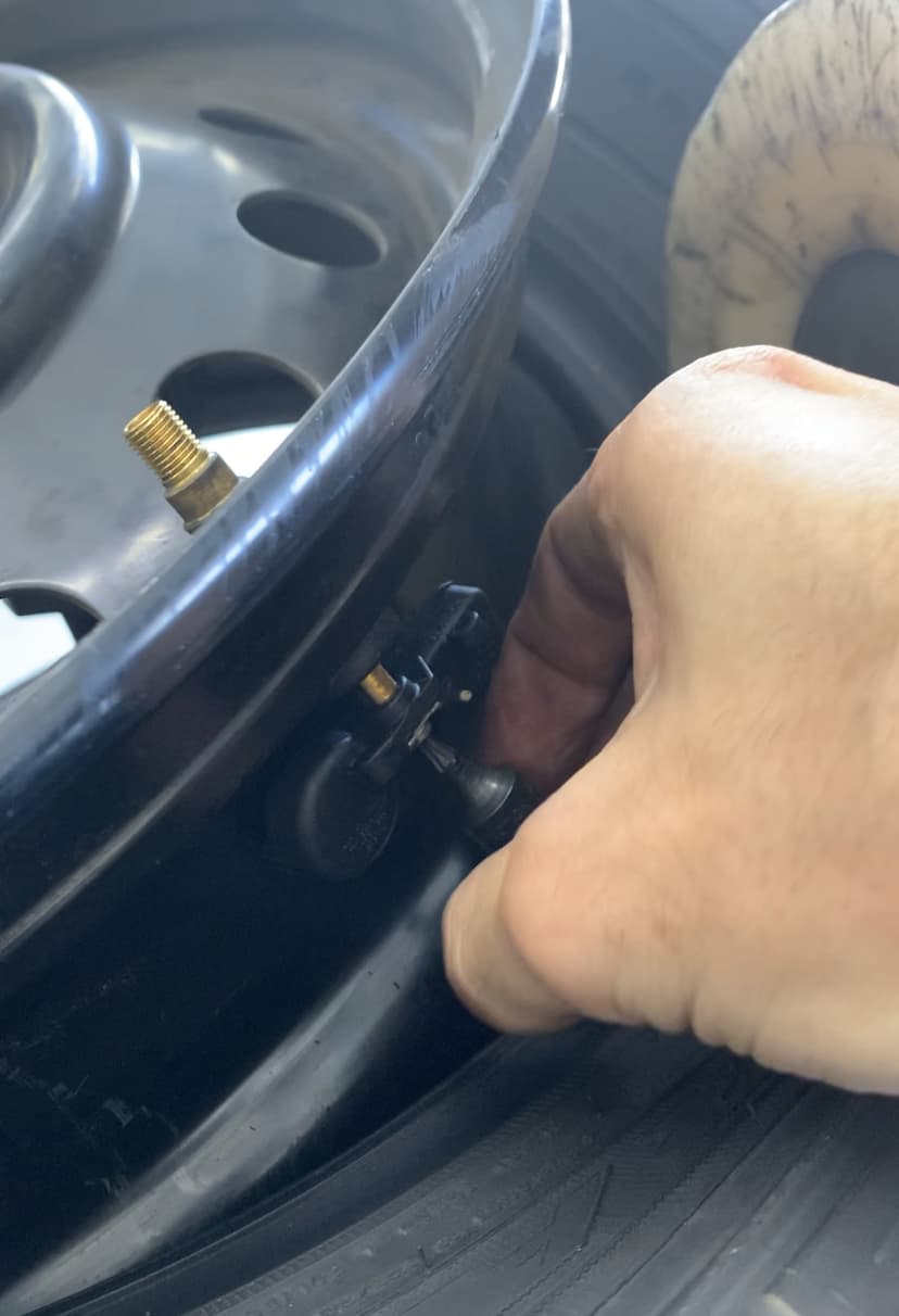 How to Reset and Diagnose the Ford Mustang Low Tire Pressure Light ...