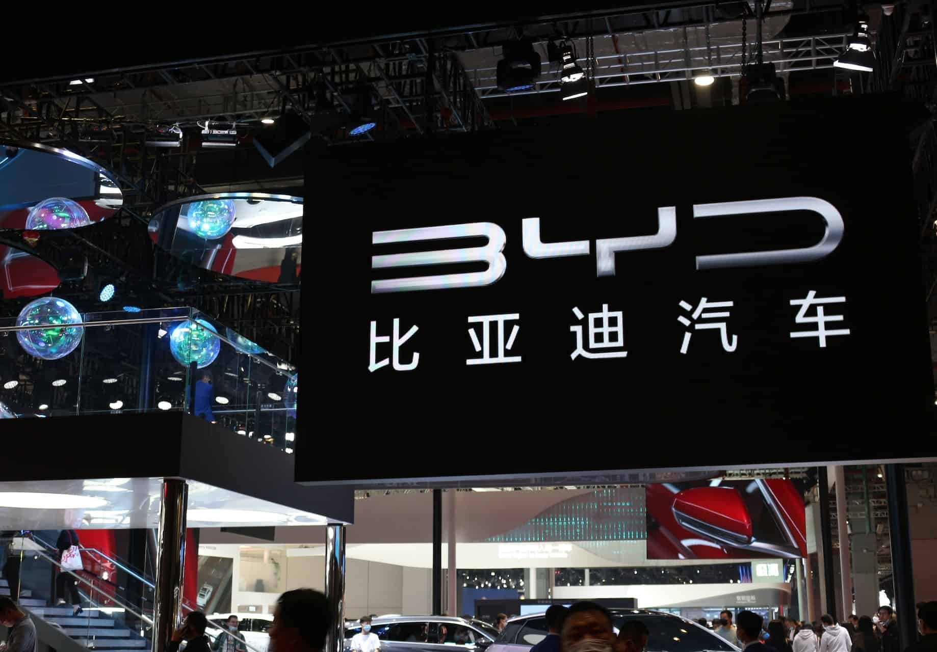 How to Reset and Diagnose the BYD Atto 3 Low Tire Pressure Light ...