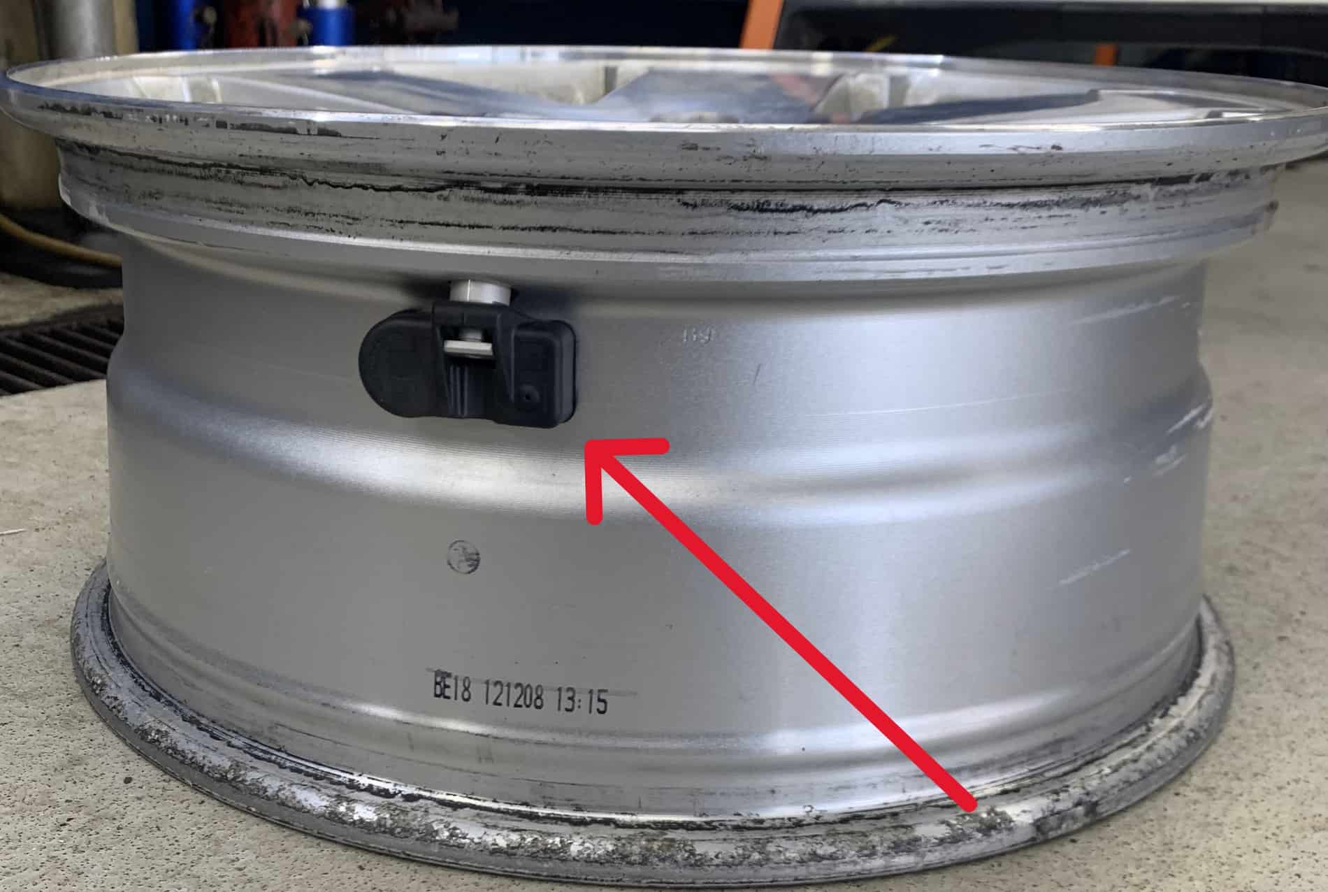 Is Your Tire Pressure Light Still on After Filling Tires? Find Out Why - LEARN ABOUT TPMS